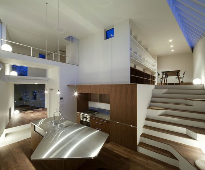 Asymmetric Staircase Incorporates Sitting Areas – CAPTIVATIST